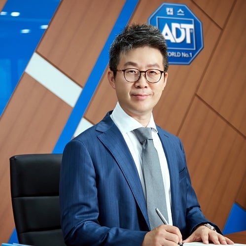 Jinhwan Choi - External Affairs